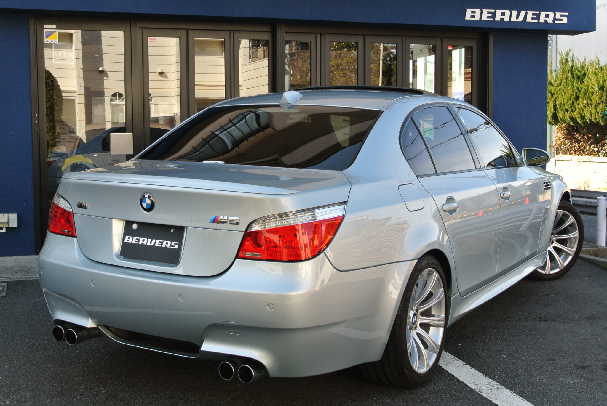 BMW E60 M5 販売開始です。 ｜ BEAVERS ビーバーズ ｜ 練馬区の輸入中古車・スバル車のセレクトショップ